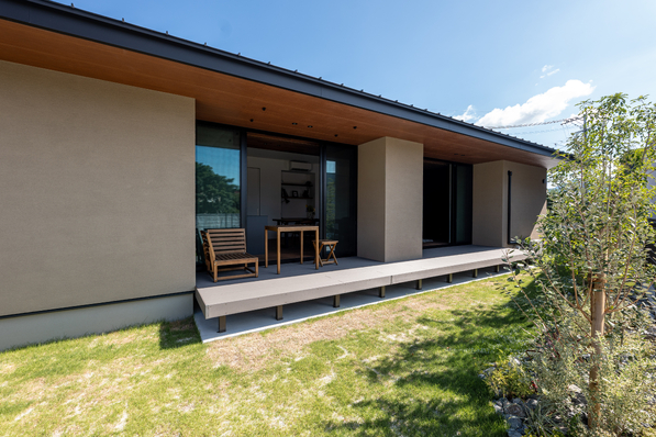 【SUUMO】 【27坪｜4LDK】この美しさが、ずっと続く。深い軒と直線美の平屋 - 三和エステート の建築実例詳細 | 注文住宅