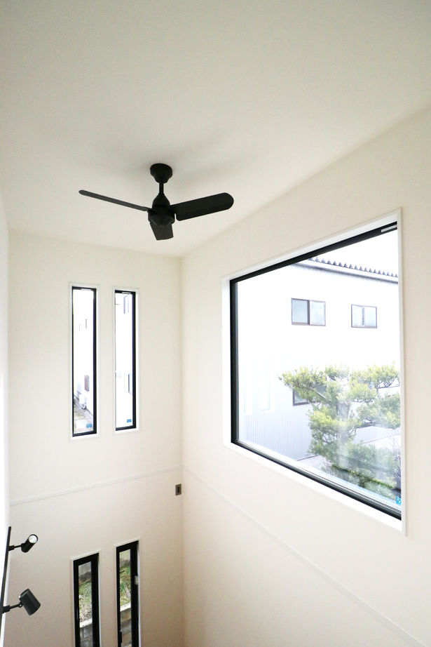 【SUUMO】 【小松市/ガレージ/鉄骨階段】ZERO-CUBE+GARAGE - 伊地知組 の建築実例詳細 | 注文住宅