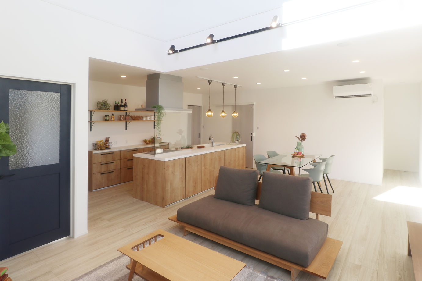 【SUUMO】 【小松市S様邸/アイランドキッチン/パントリー】ZERO-CUBE+BOX - 伊地知組 の建築実例詳細 | 注文住宅