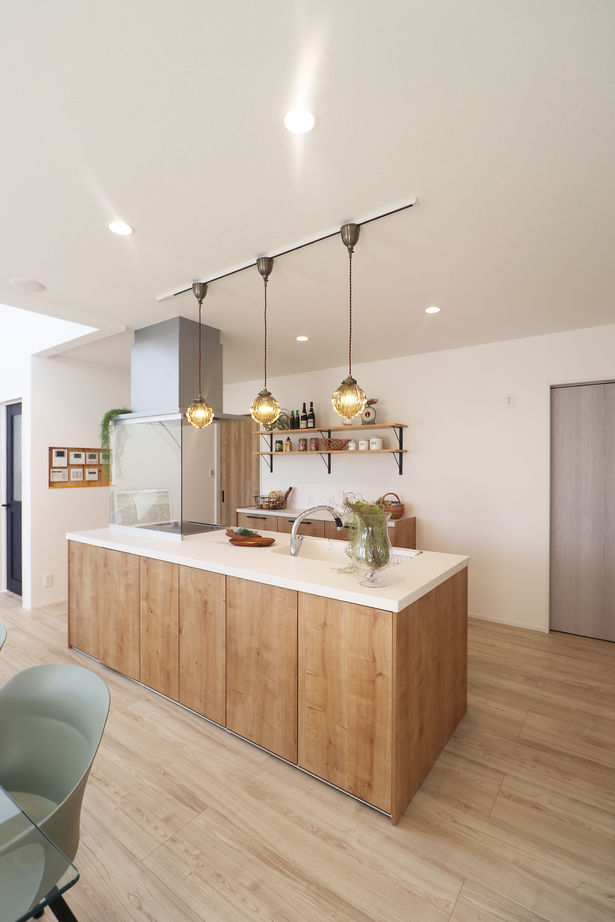 【SUUMO】 【小松市S様邸/アイランドキッチン/パントリー】ZERO-CUBE+BOX - 伊地知組 の建築実例詳細 | 注文住宅