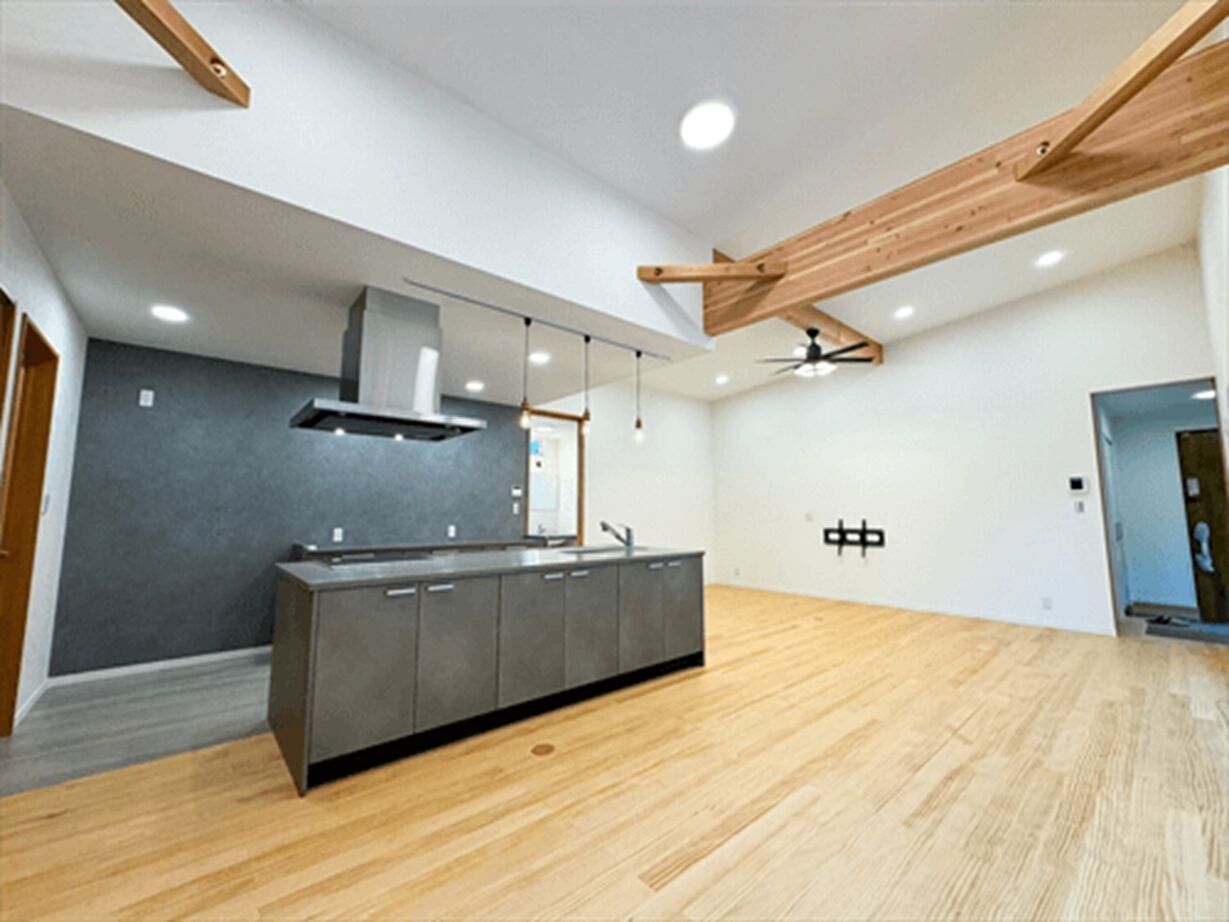 【SUUMO】 【31坪/平屋】高い天井の大空間LDKでのびのび暮らす31坪の平屋 - エイ・ワン(A-1 home) の建築実例詳細 | 注文住宅