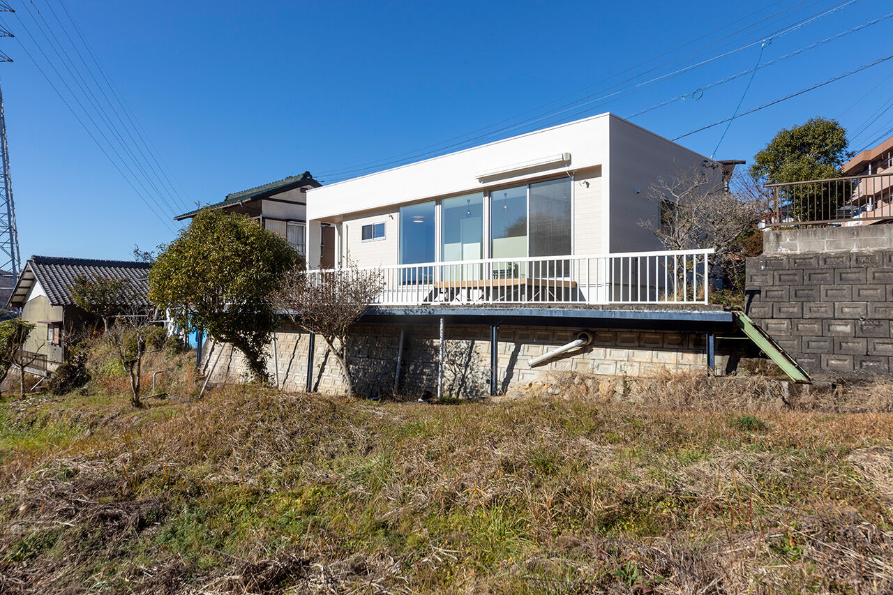 【SUUMO】 【1000万円台/20坪以下/平屋】暮らしに寄り添うコンパクト平屋。リビングとデッキから景色を楽しむ暮らし - ハヤカワホーム の建築実例詳細 | 注文住宅