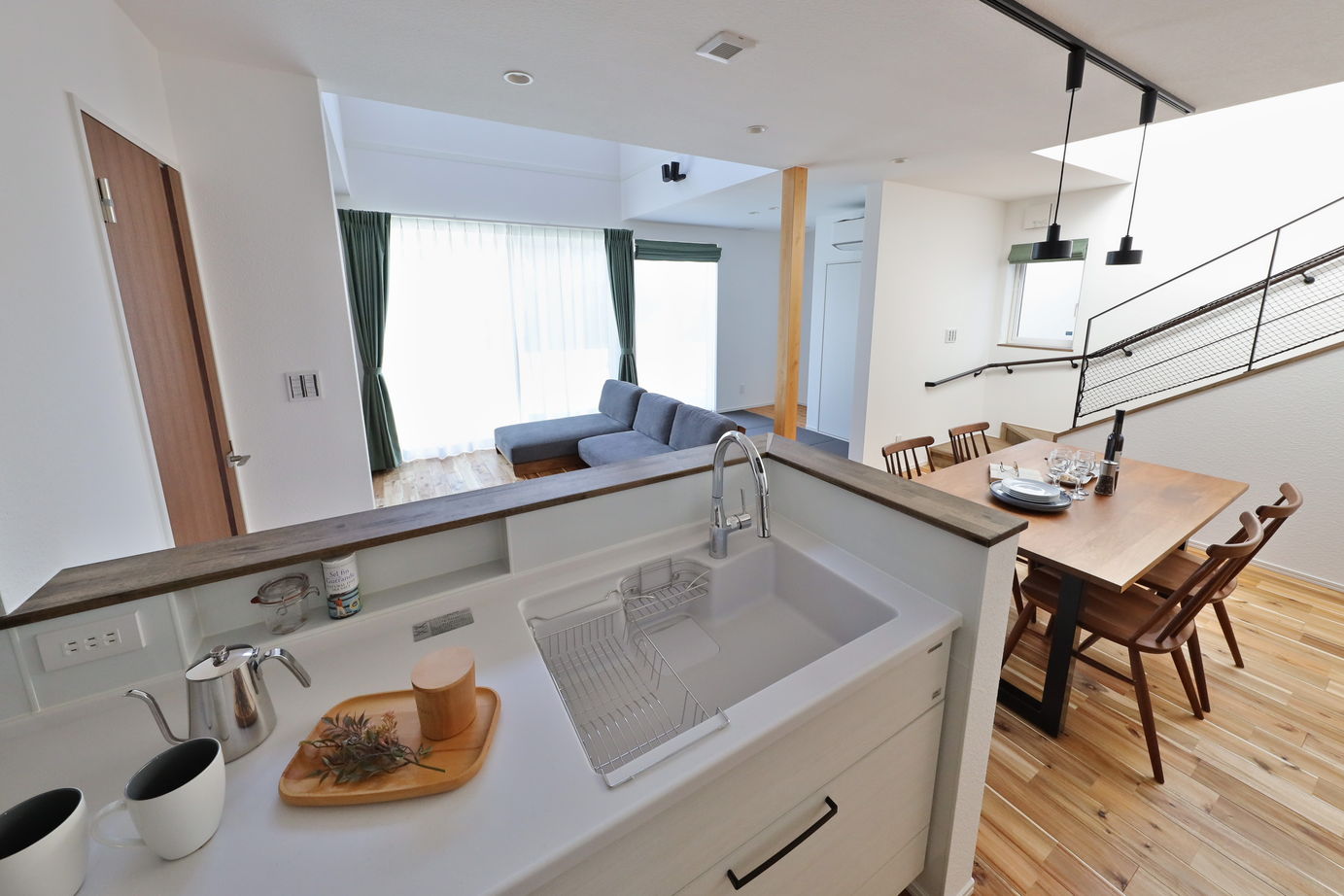 【SUUMO】 【滑川市/3LDK/37坪/毎日木の香りや温もりに包まれる】陽の光がひろがる家 - タカノホーム 富山第一展示場の建築実例詳細 | 注文住宅