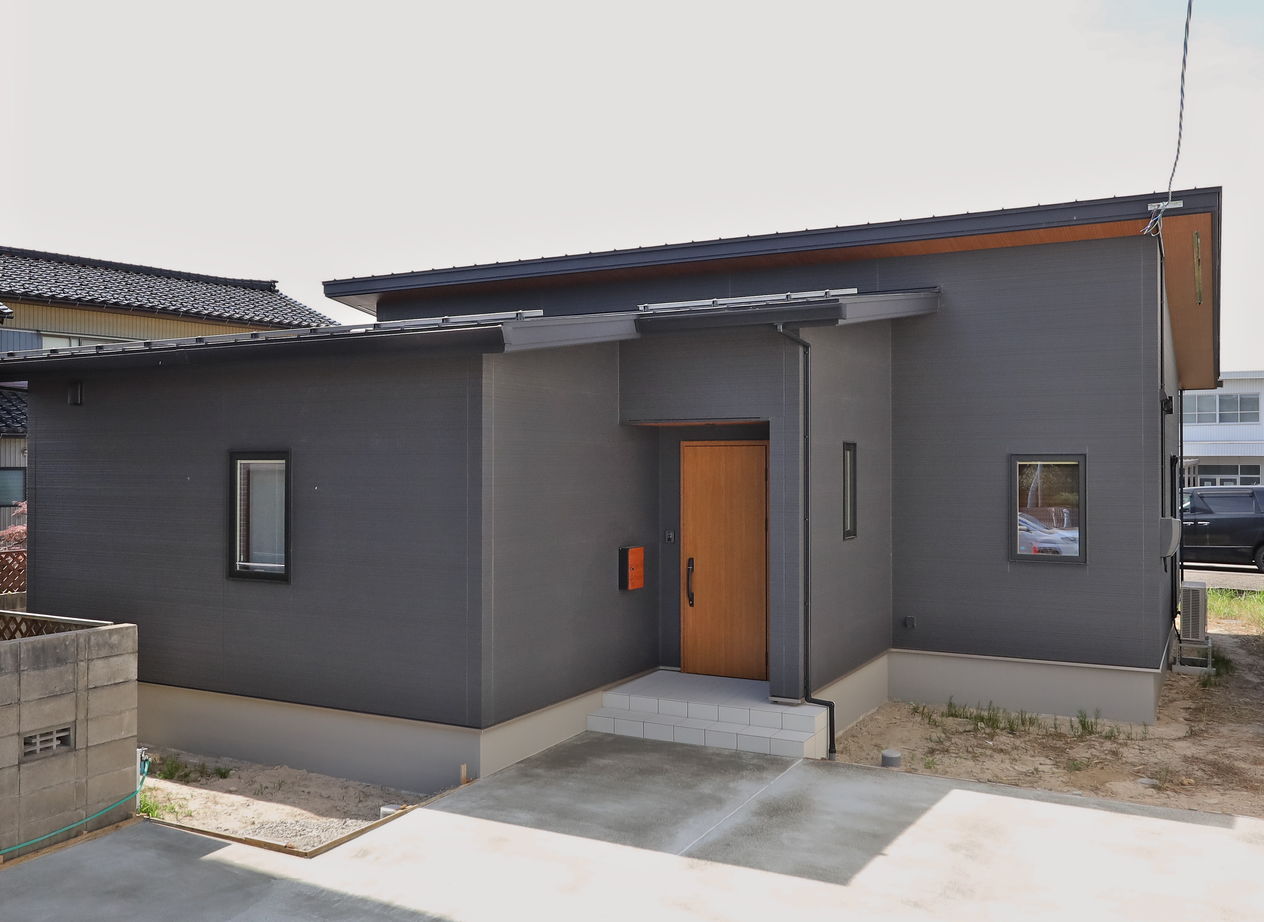 【suumo】 【高岡市 4ldk 32坪 平屋】風の道がひろがる平屋の家 タカノホーム 富山第一展示場の建築実例詳細 注文住宅