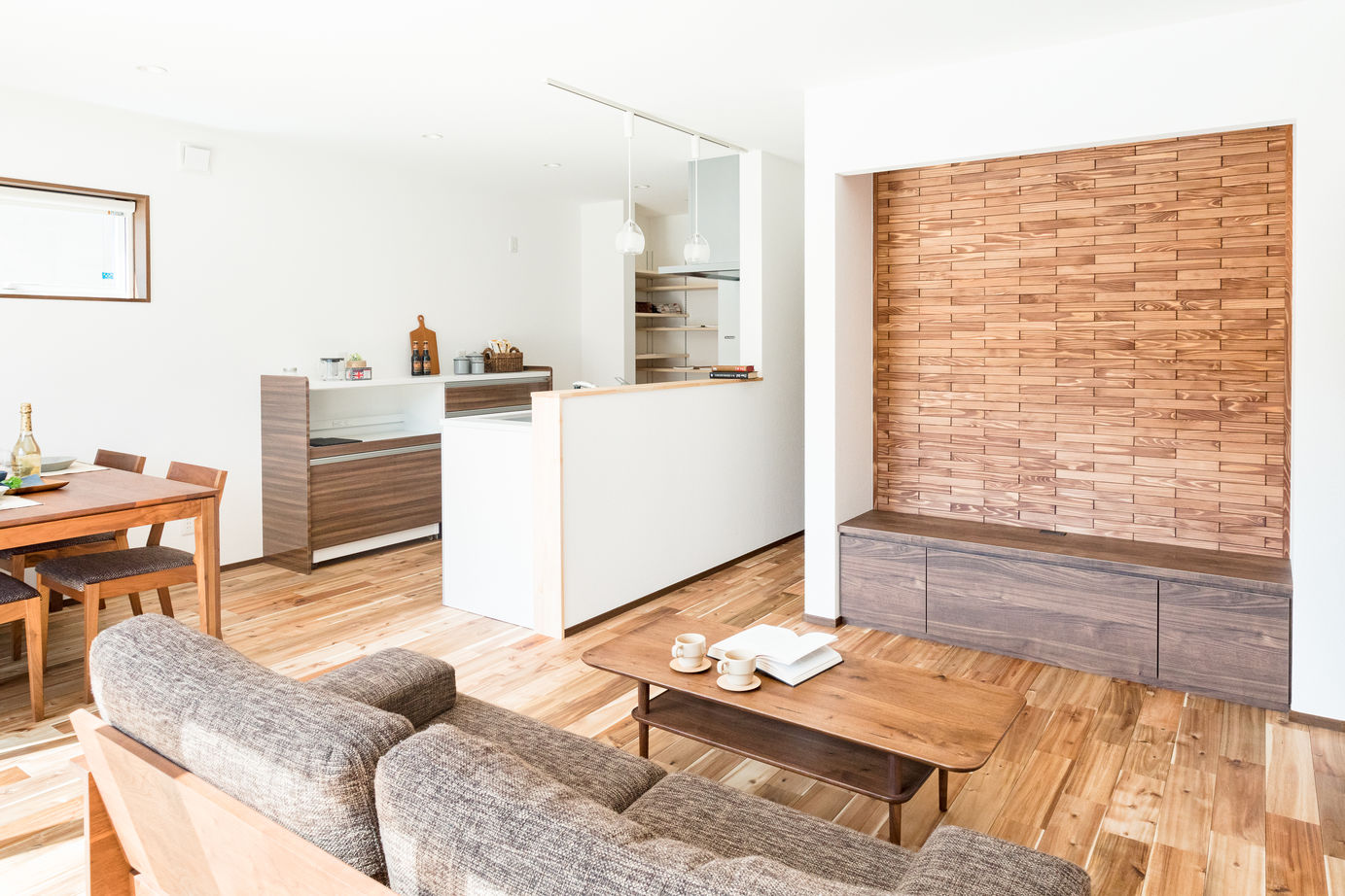 【SUUMO】 【金沢市/4LDK/30坪/収納豊富で快適な住まい】多層階で風と光が通る家 - タカノホーム 金沢南展示場の建築実例詳細 | 注文住宅