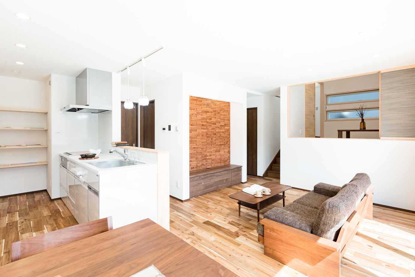 【SUUMO】 【金沢市/4LDK/30坪/収納豊富で快適な住まい】多層階で風と光が通る家 - タカノホーム 金沢南展示場の建築実例詳細 | 注文住宅