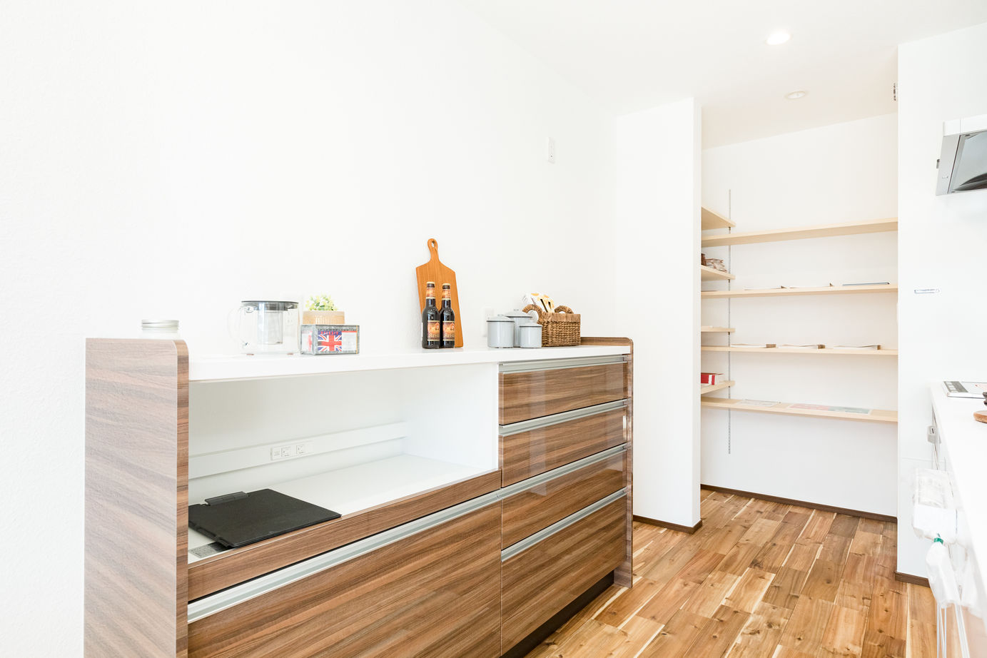 【SUUMO】 【金沢市/4LDK/30坪/収納豊富で快適な住まい】多層階で風と光が通る家 - タカノホーム 金沢南展示場の建築実例詳細 | 注文住宅