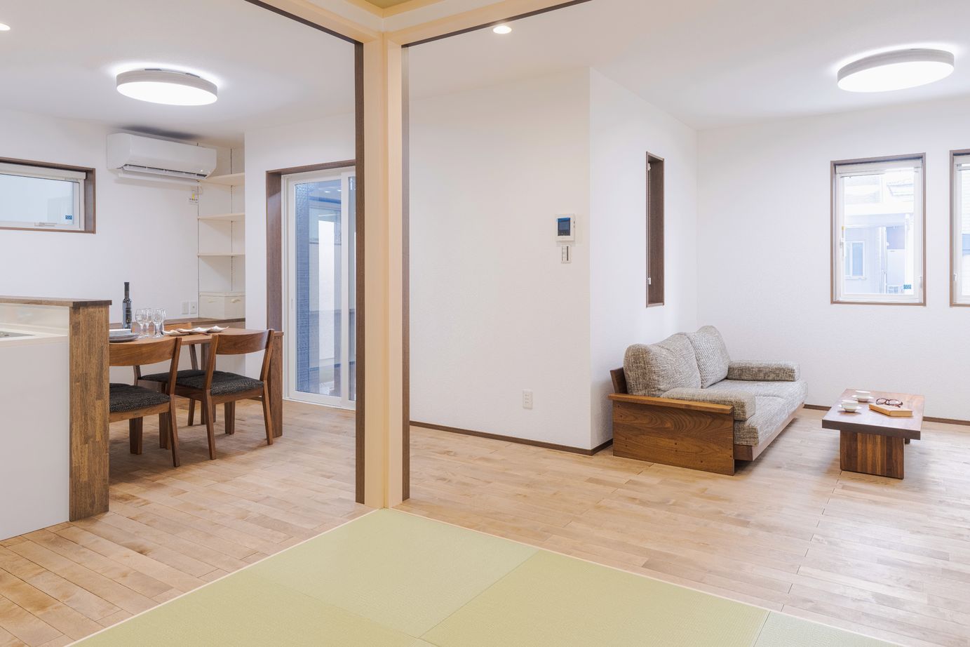 【SUUMO】 【金沢市/4LDK/37坪の狭小地】色と温度を感じる家 - タカノホーム 金沢南展示場の建築実例詳細 | 注文住宅