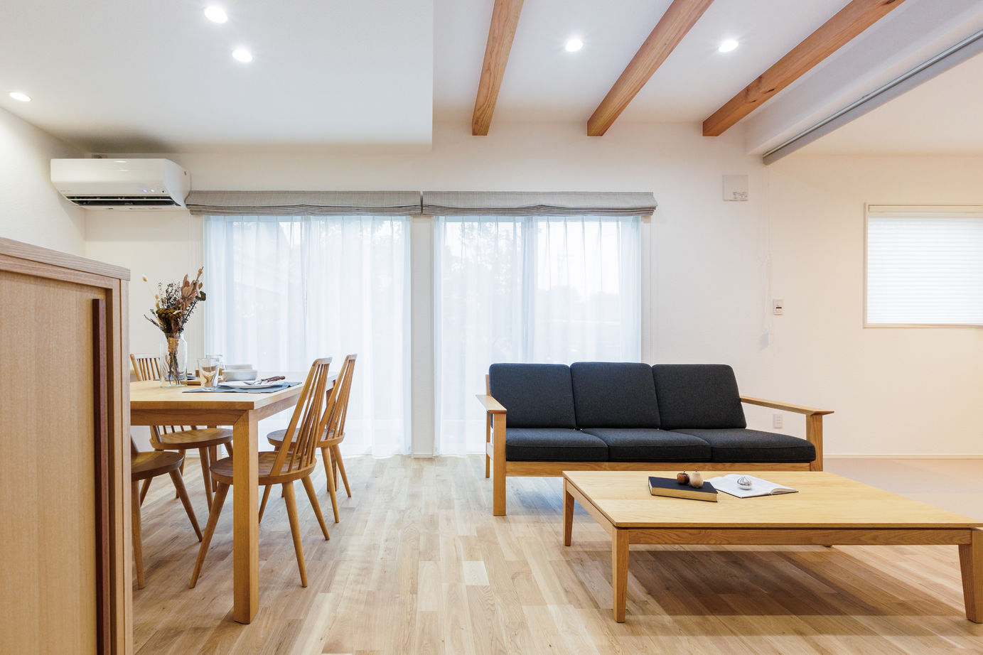 【SUUMO】 【小松市/4LDK/32坪/平屋】風景と共に暮らす平屋の家 - タカノホーム 金沢南展示場の建築実例詳細 | 注文住宅