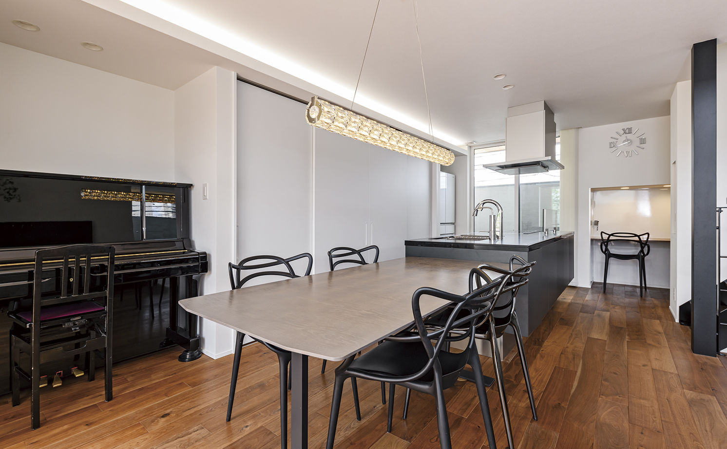 【SUUMO】 【4000万円/3階建て/40坪台/間取り図】吹抜けが非日常を演出。木造3階建て、店舗併用のリゾート住宅 - アールギャラリー(アールプランナー) DESIGN GALLERY ...