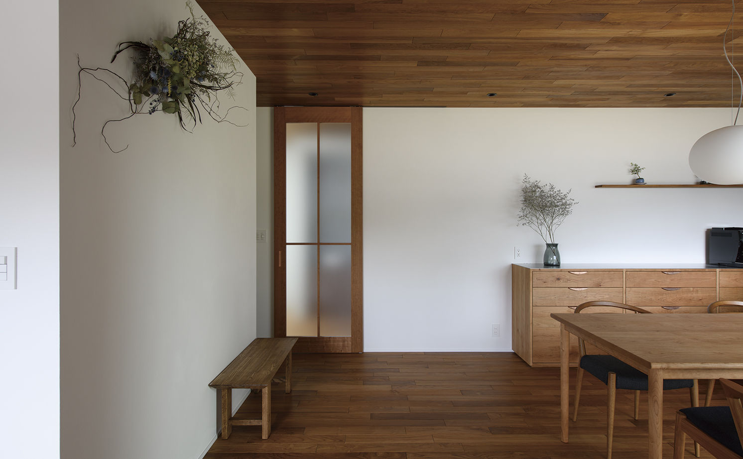 【SUUMO】 【2400万円台/34坪台】中庭、塗り壁、造作家具・建具、無垢床＆天井で創る本格的和モダンの非日常空間 - アールギャラリー(アールプランナー) ARR PLANNER ...