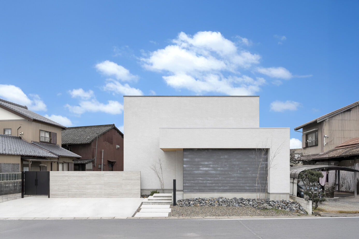 【SUUMO】 【2000万円台/40坪台/間取り有】吹付壁や無垢床の素材使いでシンプルさを磨く。ホワイト＆ウッドが似合う家 - アールギャラリー(アールプランナー) DESIGN ...