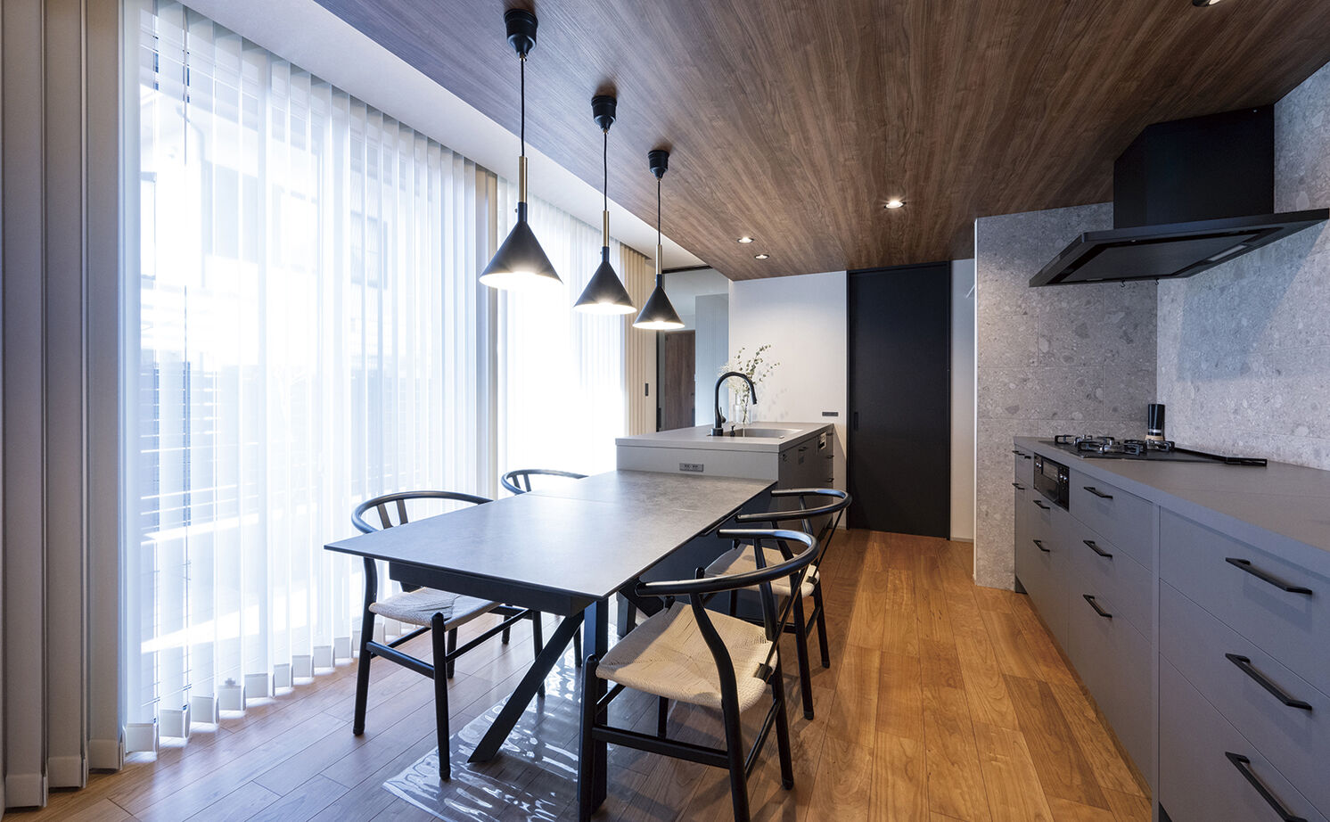 【SUUMO】 【3000万円台/30坪台/間取り図】ピットリビング、中庭、屋上庭園を実現。限られた敷地に広がるリゾート空間 - アールギャラリー(アールプランナー) DESIGN ...