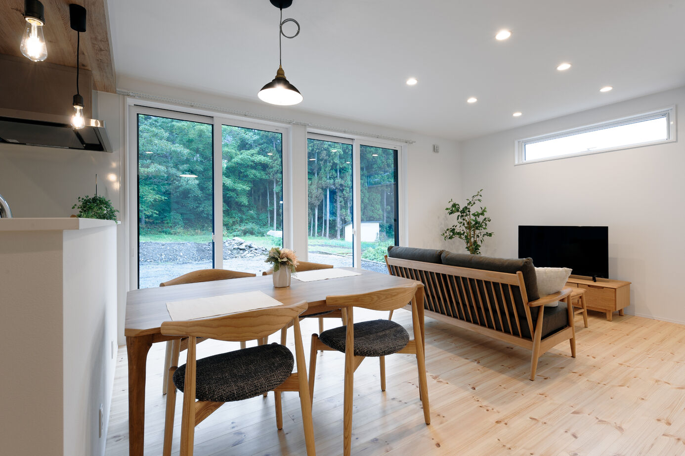 【SUUMO】 【3LDK/28.88坪/2000万円台/採光】緑を感じるモダンスタイルの家 - 湯本工務店 の建築実例詳細 | 注文住宅