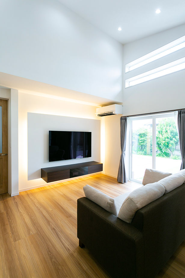 【SUUMO】 【2200万円台で建てた家／間取り図有】天井高4.3mの開放的なリビングとスキップフロアが魅力の平屋 - 昭和建設 櫛原展示場の建築実例詳細 | 注文住宅