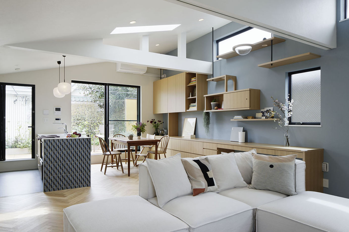 【SUUMO】 【6000万円～6499万円／地下室／2階リビング／間取図有】緑を楽しむ開放的なLDKとホームシアターを楽しむ家 - 僕らの家 本社の建築実例詳細 | 注文住宅