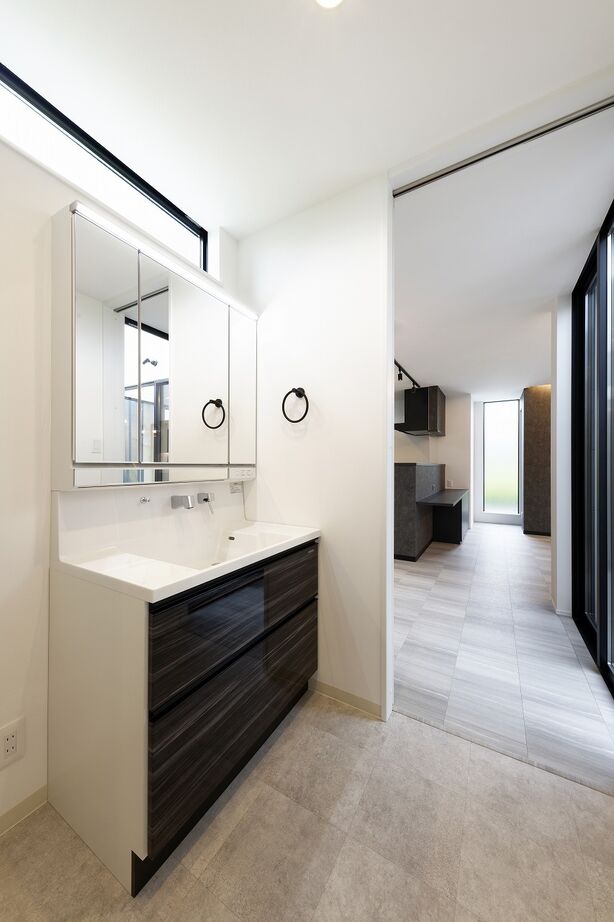 【SUUMO】 【建築家／大阪府枚方市／2100万円台／約33坪】中庭を囲む動線で快適性を追求する家 - IDEAL HOME（カスタムホーム） の建築実例詳細 | 注文住宅