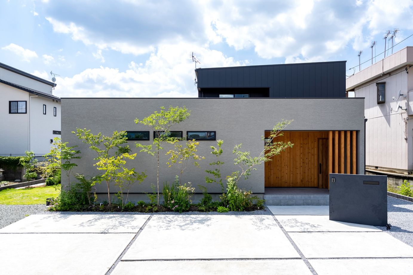 【SUUMO】 【伊勢崎市/3LDK/40.14坪】 平屋のように暮らせる吹抜けがあるシックな1.5階建ての家 - QLASHISA 高草木工務店 の建築実例詳細 | 注文住宅