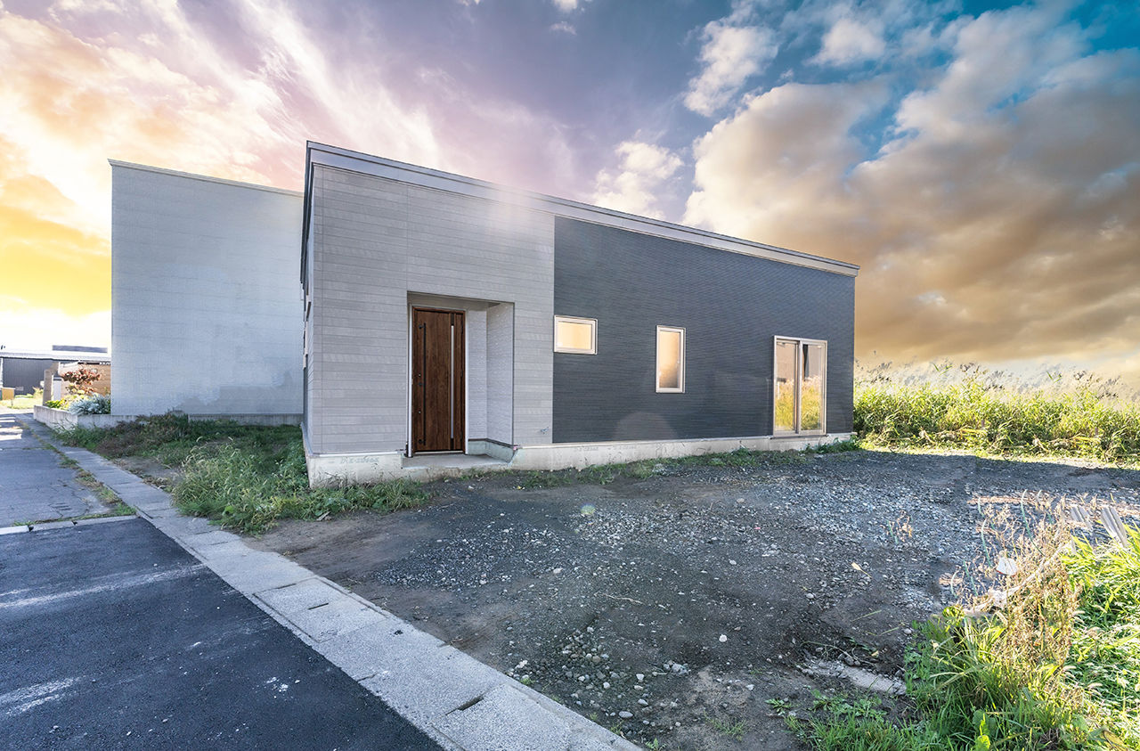 【SUUMO】 【1000万円台/27坪】ゆとりある平屋の住まい。LDKは18.8帖、フラットな間取りで家事効率もアップ！ - 高松工業 の建築実例詳細 | 注文住宅