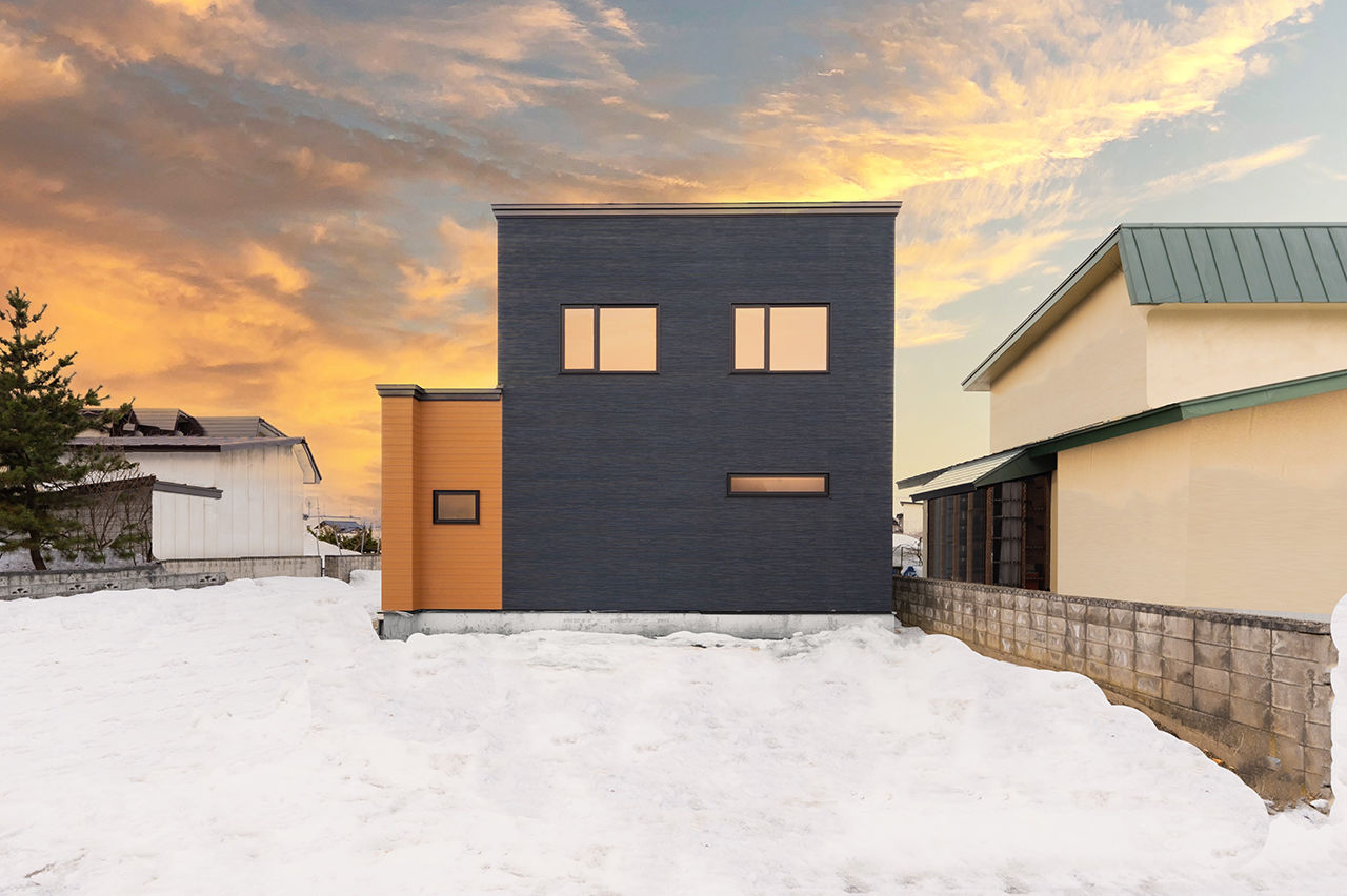 【SUUMO】 【1000万円台/33.5坪】1階はワンフロア感覚の広いLDK。中心にはフラットカウンターのステキなキッチン - 高松工業 の建築実例詳細 | 注文住宅