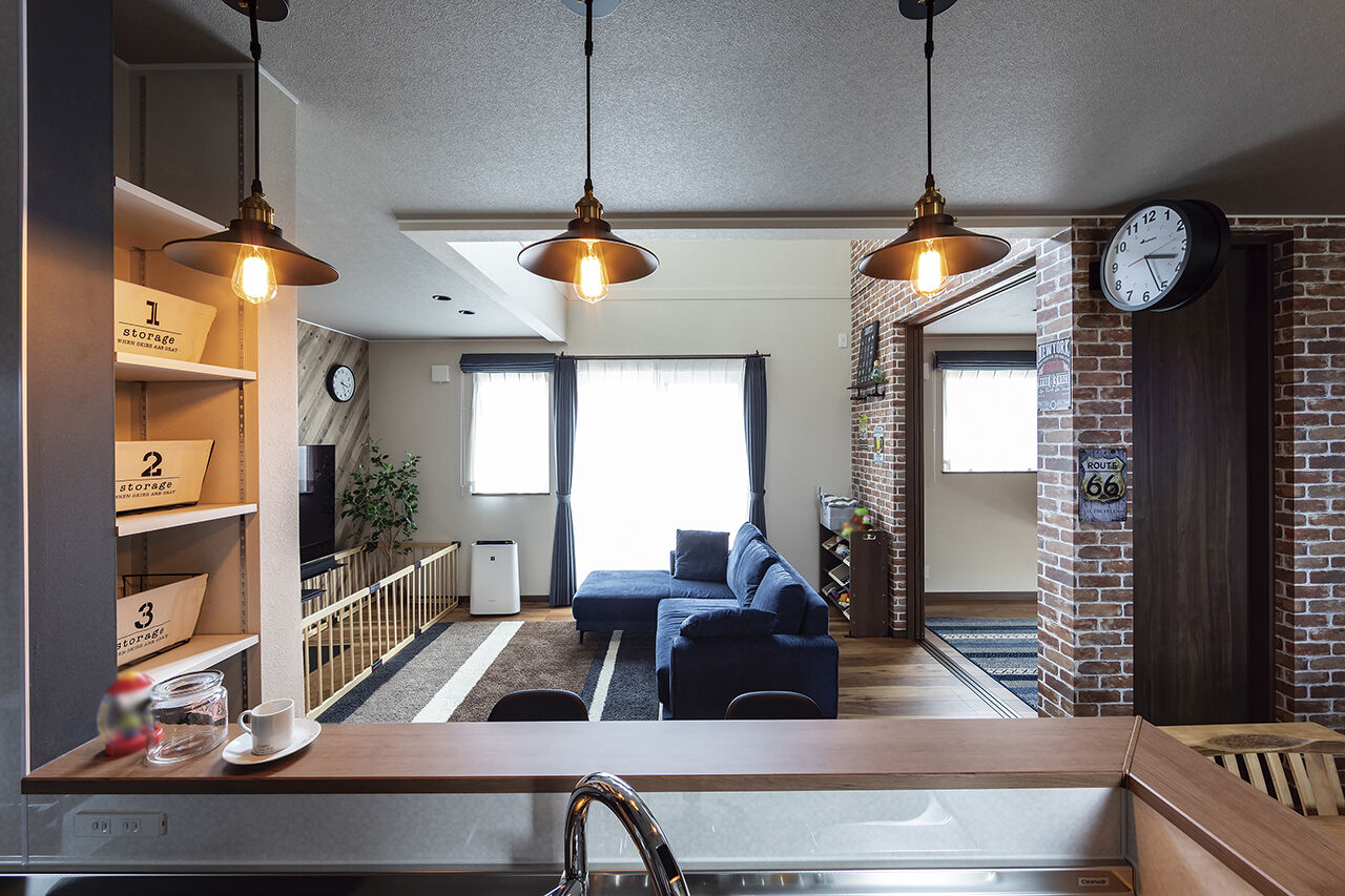 【SUUMO】 【37.3坪 3人家族 床暖房】壁紙、色合いでヴィンテージ風に。充実の標準仕様とコスパの良さが魅力 - 匠建(たっけん）コーポレーション の建築実例詳細 | 注文住宅