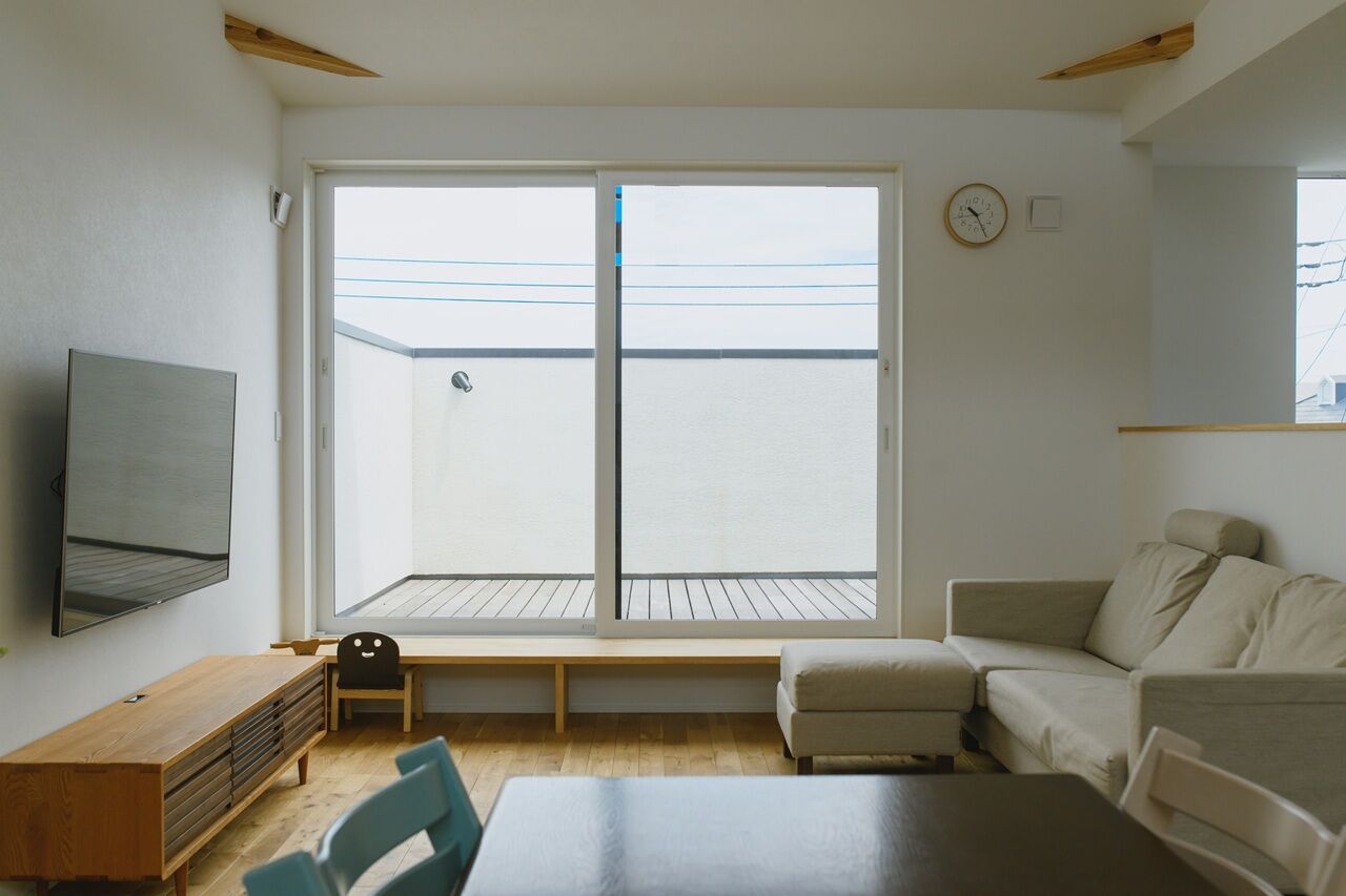 【SUUMO】 【29.2坪】高窓から空を眺めながら暮らす。南北に抜ける開放的な2階リビングのある住まい - バウハウスデザイン 仲町台ショールームの建築実例詳細 | 注文住宅