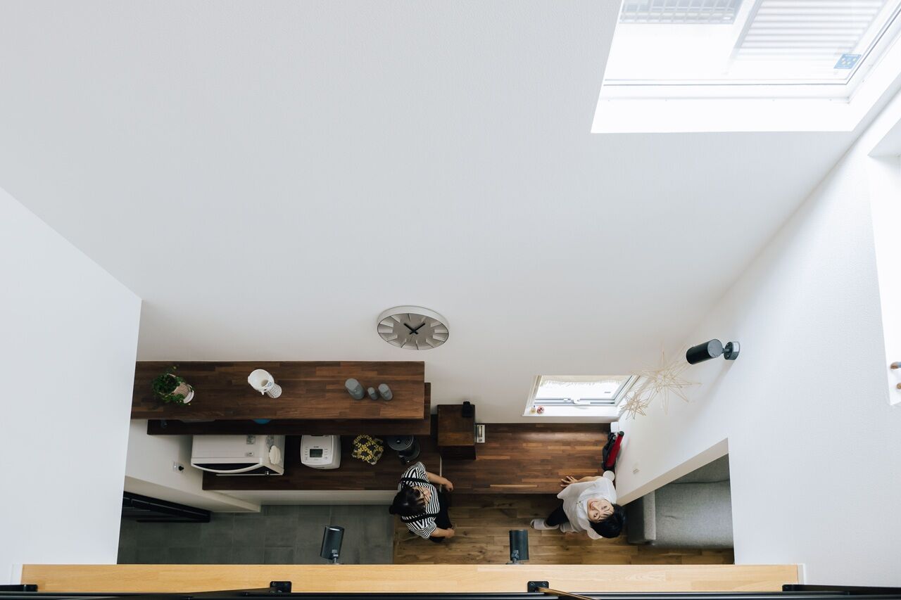 【SUUMO】 【32.1坪/吹抜け】階段を中心にぐるりと回遊できる、光と開放感に満ちた住まい - バウハウスデザイン 仲町台ショールームの建築実例詳細 | 注文住宅