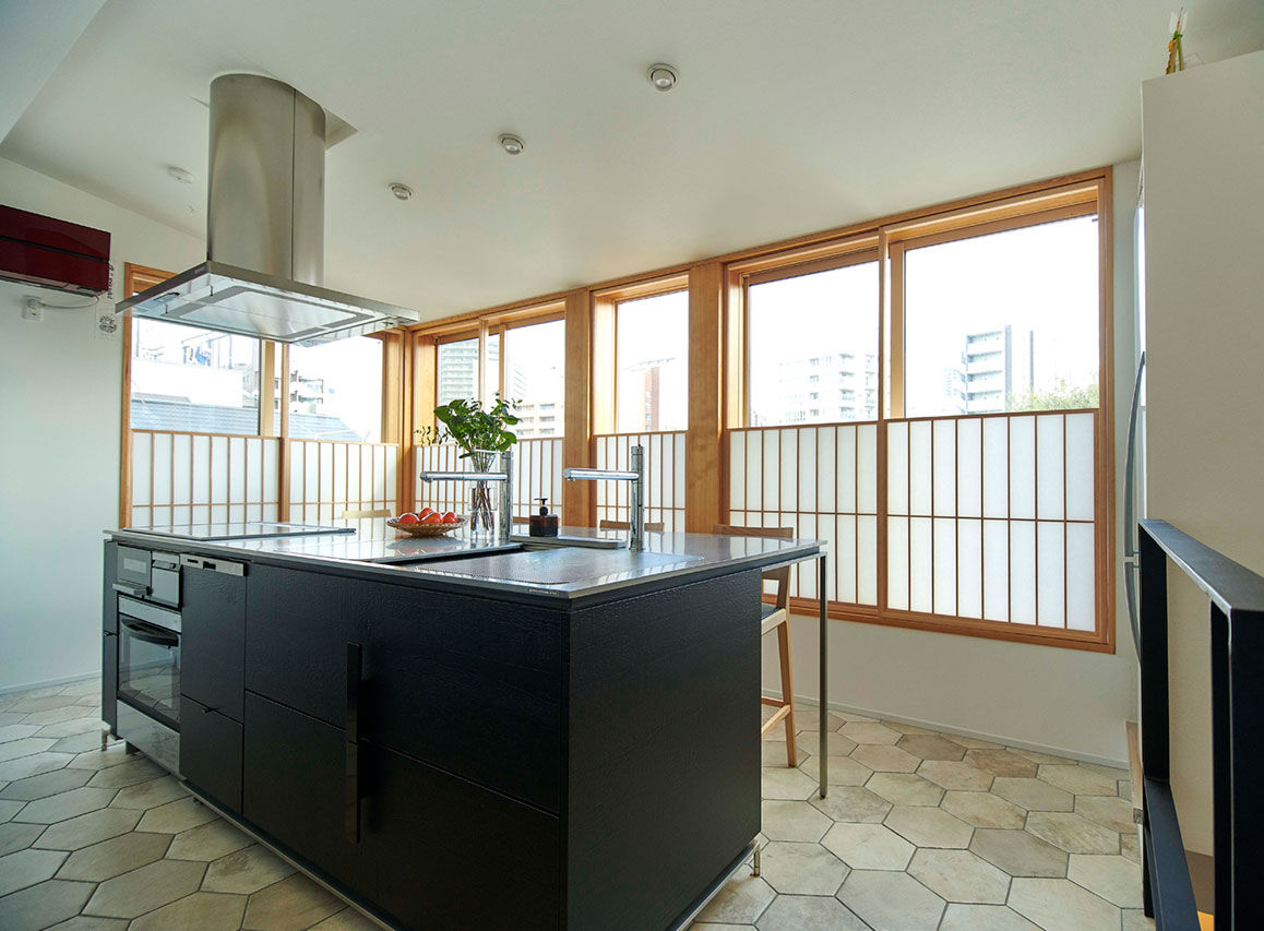 【SUUMO】 【4000万円｜敷地14.9坪｜店舗併用｜間取り図あり】都心の狭小地でかなえた、カフェ併設の都市型3階建て - 新進建設 住まい・る市場の建築実例詳細 | 注文住宅