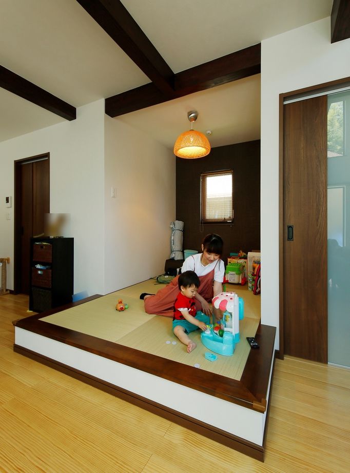 【SUUMO】 【1700万円台/HEAT20/変形地/カビ抑制工法/間取り図あり】開放的な吹き抜けと年中快適な断熱性能 - ソーラースマートグリッドホーム 三陽工務店 の建築実例詳細 | 注文住宅