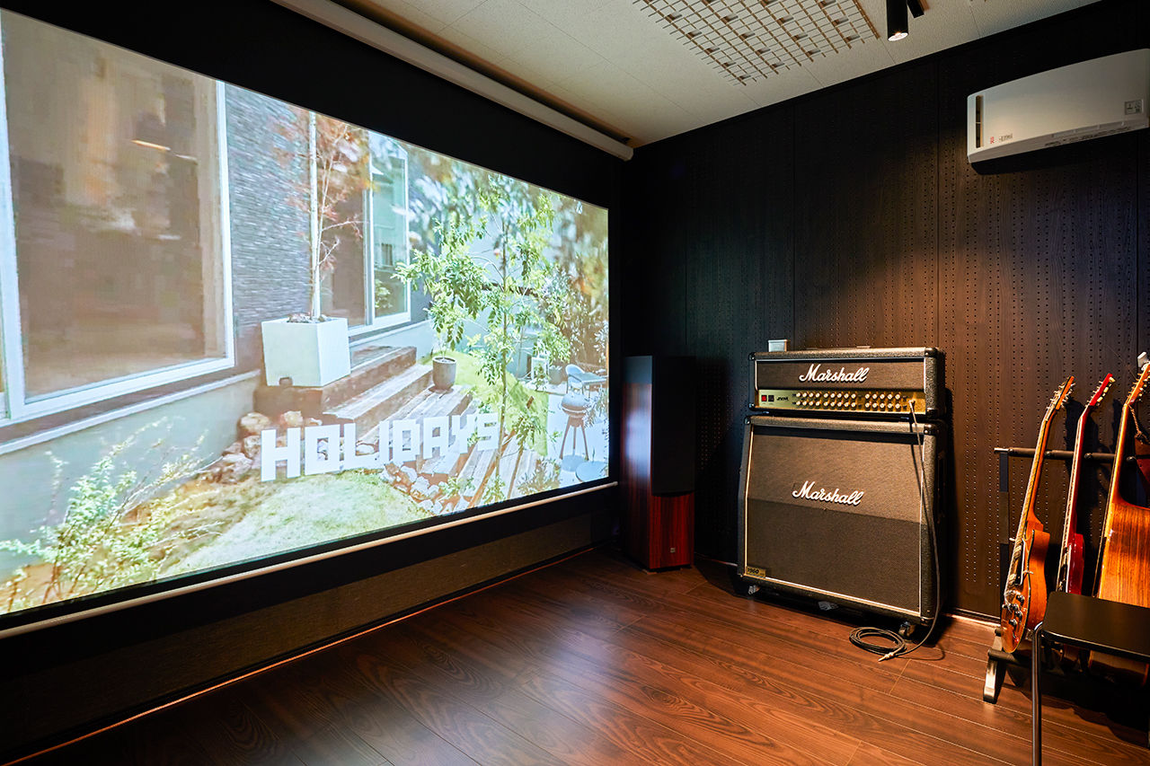 【SUUMO】 【瀬戸市×全館空調×防音室×2000万円】年中快適な住宅性能と楽器演奏や映画鑑賞を愉しむ大人かっこいい家 - HOLIDAYS（ホリデイズ） 緑スタジオの建築実例詳細 | 注文住宅