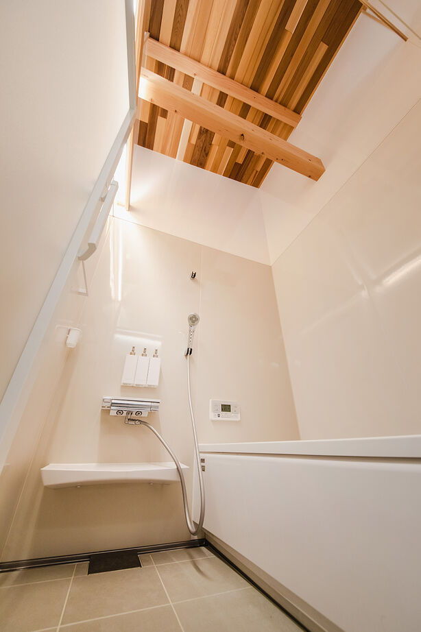 【SUUMO】 【32.8坪/ホテルライク】水回りは2階に、1階は広々と。「まるで5つ星ホテルのような居心地がいい家です！」 - 暮るみ（くるみ） の建築実例詳細 | 注文住宅