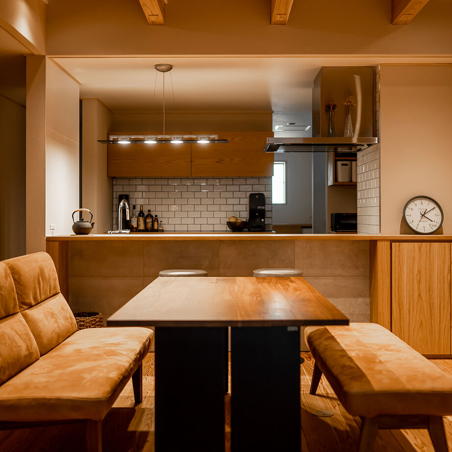 【SUUMO】 【ZEH住宅/34.8坪/2階建て/間取り図あり】旗竿地で叶えた快適空間。子育て世帯に嬉しいアイディが満載の家 - エコワークス 福岡オフィスの建築実例詳細 | 注文住宅