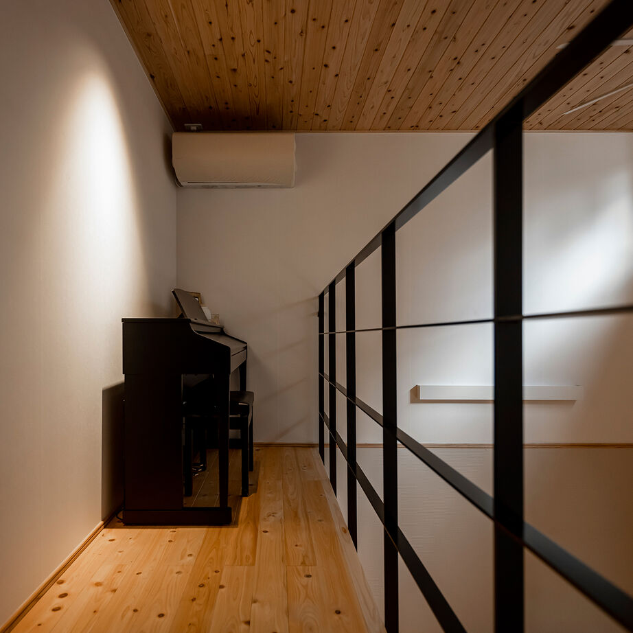 【SUUMO】 【ZEH住宅/34.8坪/2階建て/間取り図あり】旗竿地で叶えた快適空間。子育て世帯に嬉しいアイディが満載の家 - エコワークス 福岡オフィスの建築実例詳細 | 注文住宅