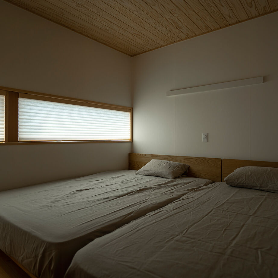 【SUUMO】 【ZEH住宅/37.6坪/2階建て】敷地面積は27.8坪。大胆なプランニングで吹き抜けのある開放的な住まいを実現 - エコワークス 福岡オフィスの建築実例詳細 | 注文住宅