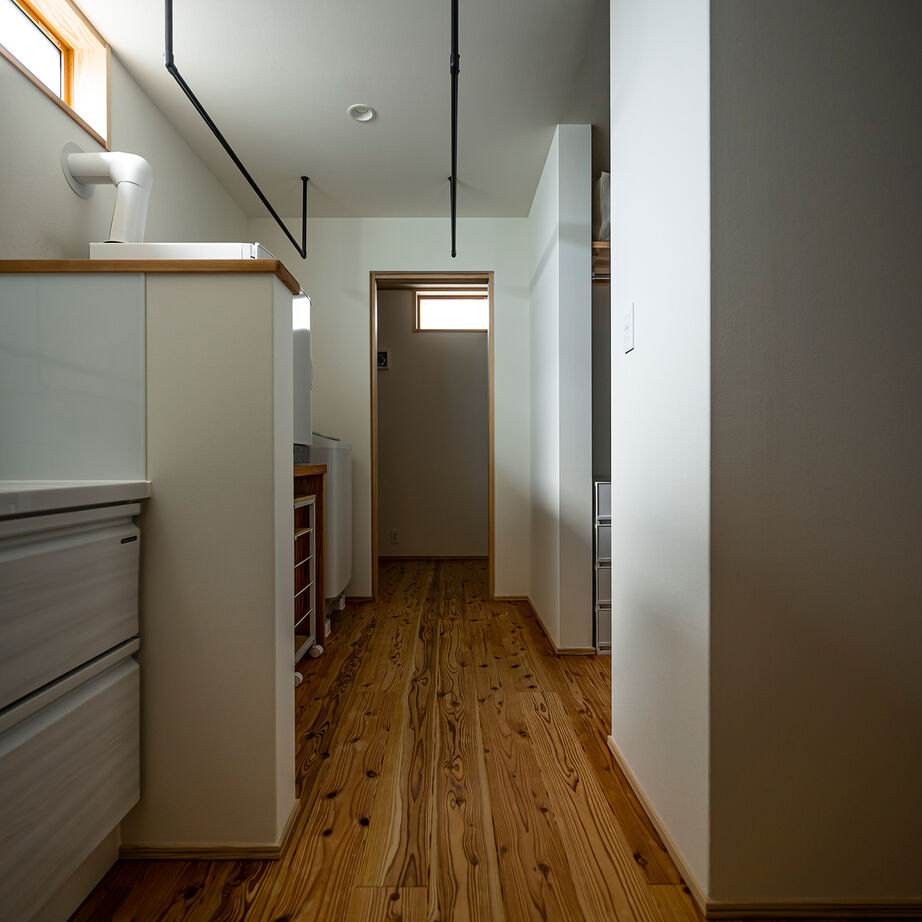 【SUUMO】 【ZEH住宅/47.7坪/平屋/間取り図あり】ストレスフリーな8の字動線。インナーガレージのある家 - エコワークス 福岡オフィスの建築実例詳細 | 注文住宅