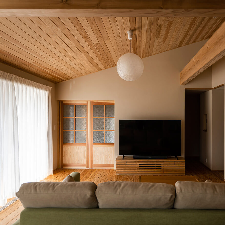 【SUUMO】 【ZEH住宅/27.6坪/平屋/間取り図あり】大切なものがすぐそばに。愛車を眺めながら、愛犬と楽しく過ごす家 - エコワークス 福岡オフィスの建築実例詳細 | 注文住宅