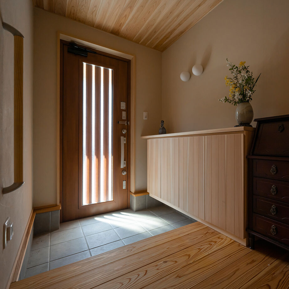 【SUUMO】 【ZEH住宅/30坪/平屋/間取り図あり】築40年の旧家から住み替えで、終の棲家に相応しい安らぎと快適を追求 - エコワークス 福岡オフィスの建築実例詳細 | 注文住宅