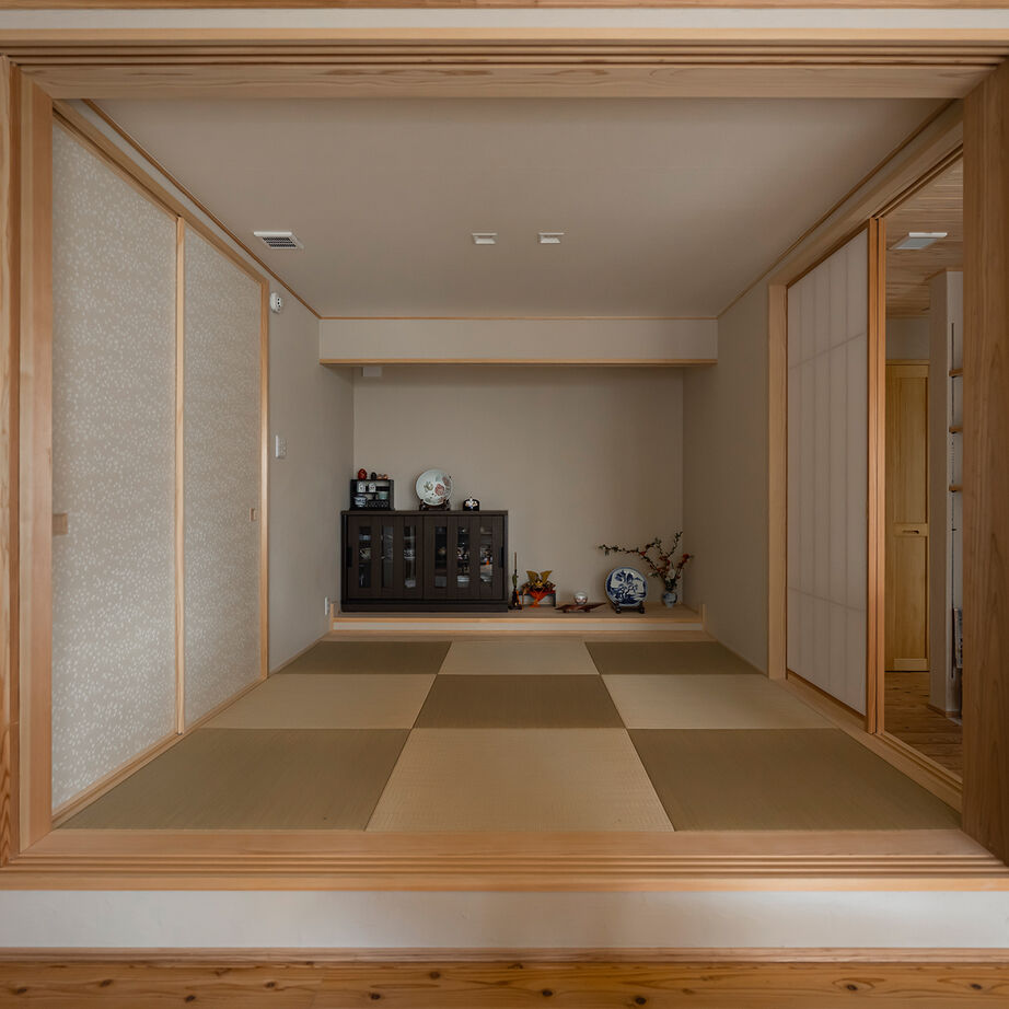 【SUUMO】 【ZEH住宅/30坪/平屋/間取り図あり】築40年の旧家から住み替えで、終の棲家に相応しい安らぎと快適を追求 - エコワークス 福岡オフィスの建築実例詳細 | 注文住宅