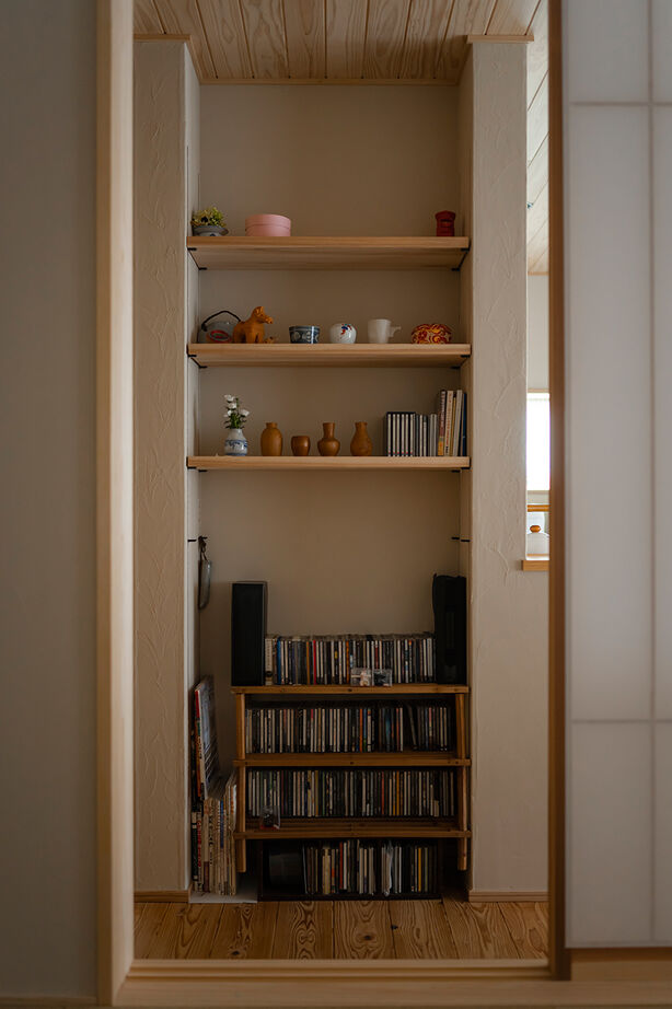 【SUUMO】 【ZEH住宅/30坪/平屋/間取り図あり】築40年の旧家から住み替えで、終の棲家に相応しい安らぎと快適を追求 - エコワークス 福岡オフィスの建築実例詳細 | 注文住宅