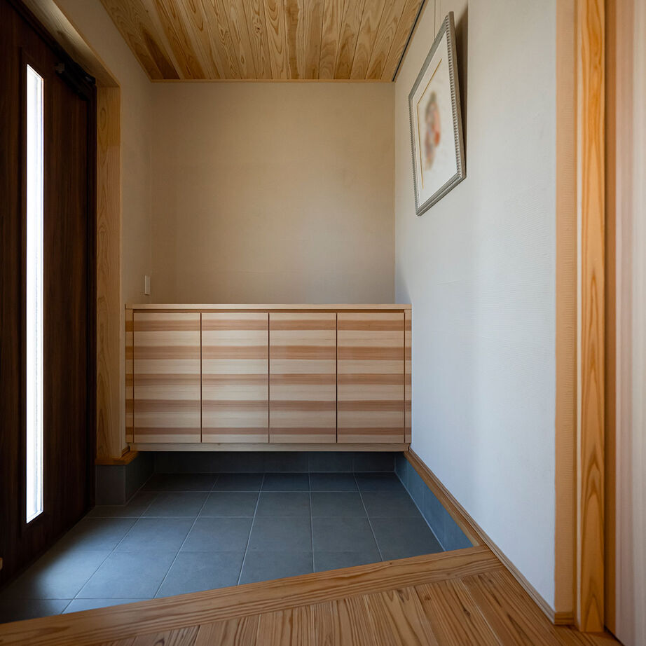 【SUUMO】 【ZEH住宅/37.5坪/平屋/間取り図あり】囲炉裏ダイニングや回遊動線など、キッチンにこだわった家づくり - エコワークス 福岡オフィスの建築実例詳細 | 注文住宅