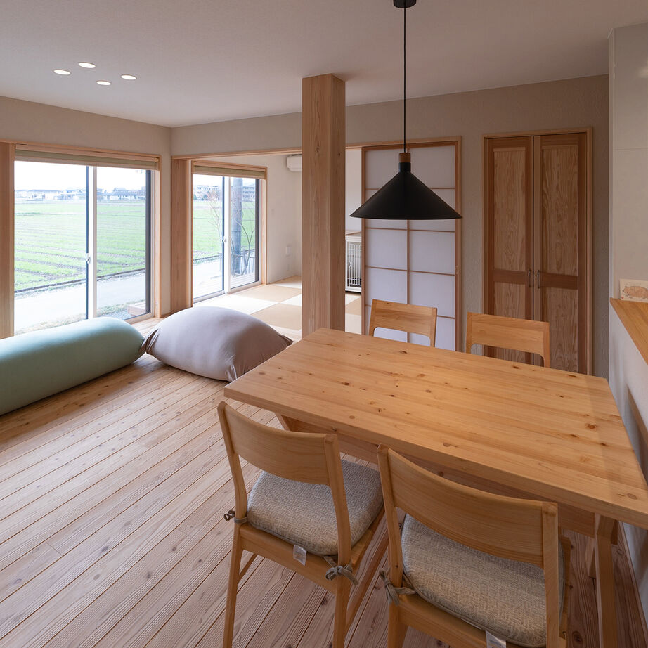 【SUUMO】 【ZEH住宅/24坪/間取り図あり】コンパクトでもゆったり心地よく。夫婦とワンちゃんが暮らす、2LDKの平屋 - エコワークス 福岡オフィスの建築実例詳細 | 注文住宅