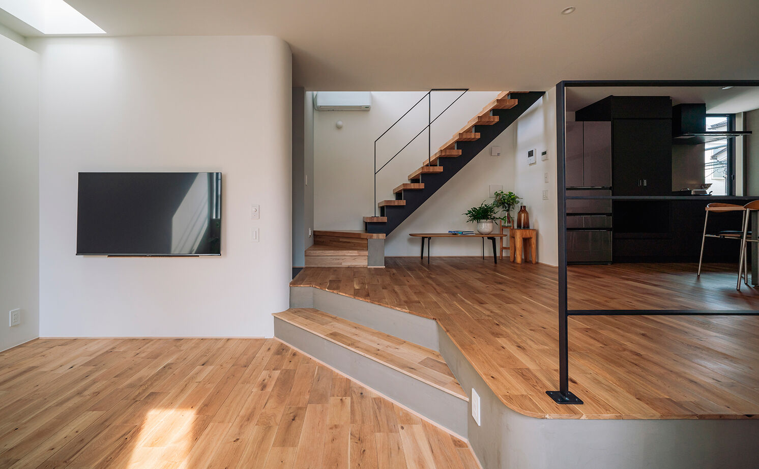 【SUUMO】 【4000万円～/38坪/ルーフデッキ】3階建てならではの屋上の開放感やバルコニーの心地よさを存分に愉しむ家 - スタジオカーサ 一級建築士事務所 本社の建築実例詳細 | 注文住宅