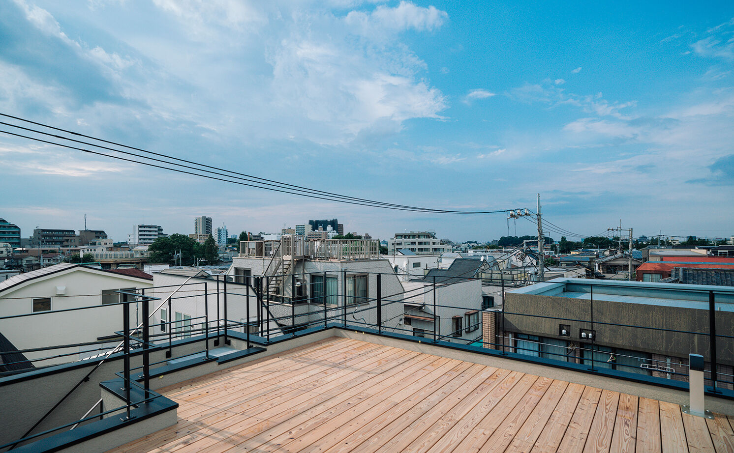 【SUUMO】 【4000万円～/38坪/ルーフデッキ】3階建てならではの屋上の開放感やバルコニーの心地よさを存分に愉しむ家 - スタジオカーサ 一級建築士事務所 本社の建築実例詳細 | 注文住宅