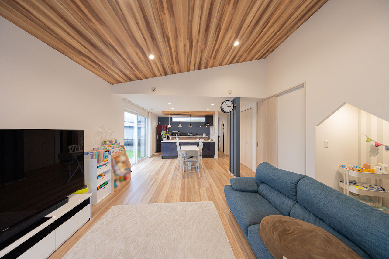 【SUUMO】 【和歌山県/間取り有】広い庭と繋がる開放的なLDKが魅力。生活動線にこだわった毎日の家事がはかどる住まい - 紀の国住宅 本社の建築実例詳細 | 注文住宅