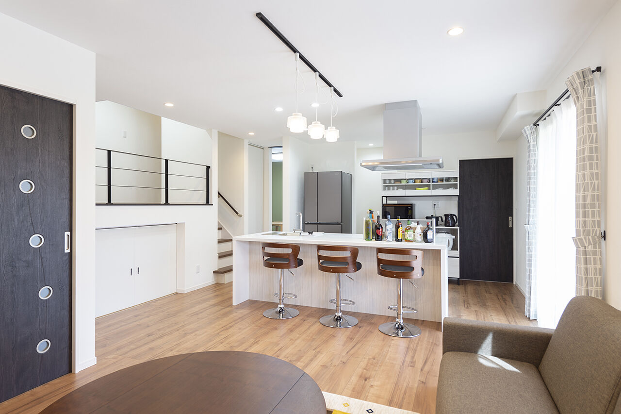 【SUUMO】 【三豊市／2階建て／35.8坪／5LDK】家事動線がスムーズで、子どもが遊べるスキップフロアのある家 - さくら夢ハウス 高松店の建築実例詳細 | 注文住宅