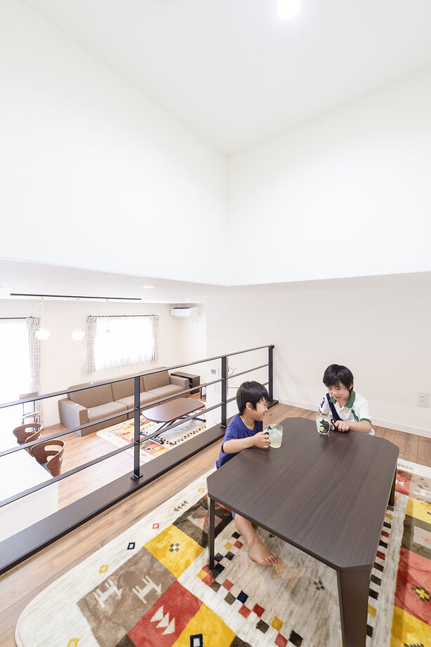 【SUUMO】 【三豊市／2階建て／35.8坪／5LDK】家事動線がスムーズで、子どもが遊べるスキップフロアのある家 - さくら夢ハウス 高松店の建築実例詳細 | 注文住宅