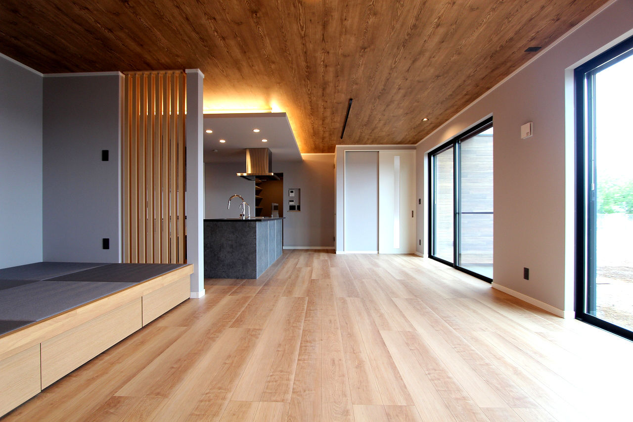 【SUUMO】 【3LDK/平屋/大容量収納/ウッドデッキ/敷地約90坪】グレー×ウッドの大人モダンハウス - 大成住宅 川越ハウジングギャラリーの建築実例詳細 | 注文住宅