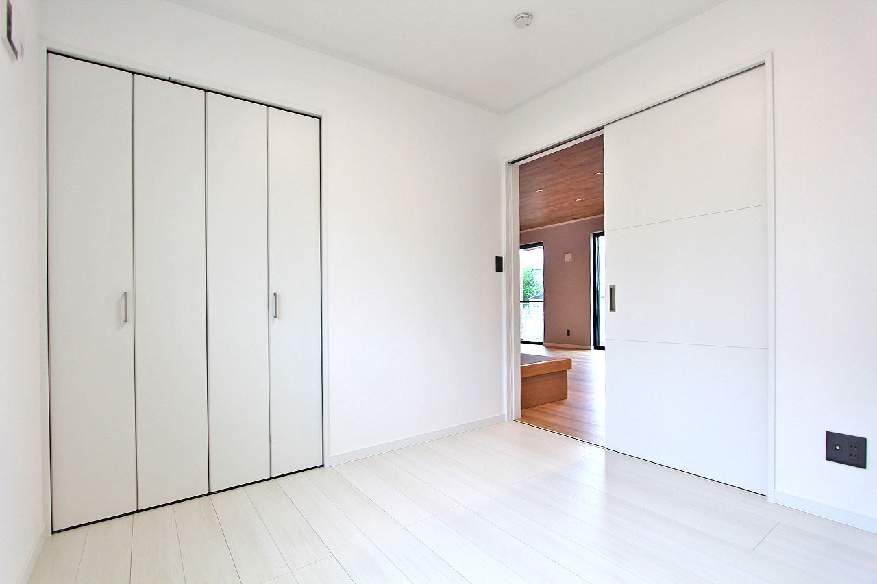 【SUUMO】 【3LDK/平屋/大容量収納/ウッドデッキ/敷地約90坪】グレー×ウッドの大人モダンハウス - 大成住宅 川越ハウジングギャラリーの建築実例詳細 | 注文住宅