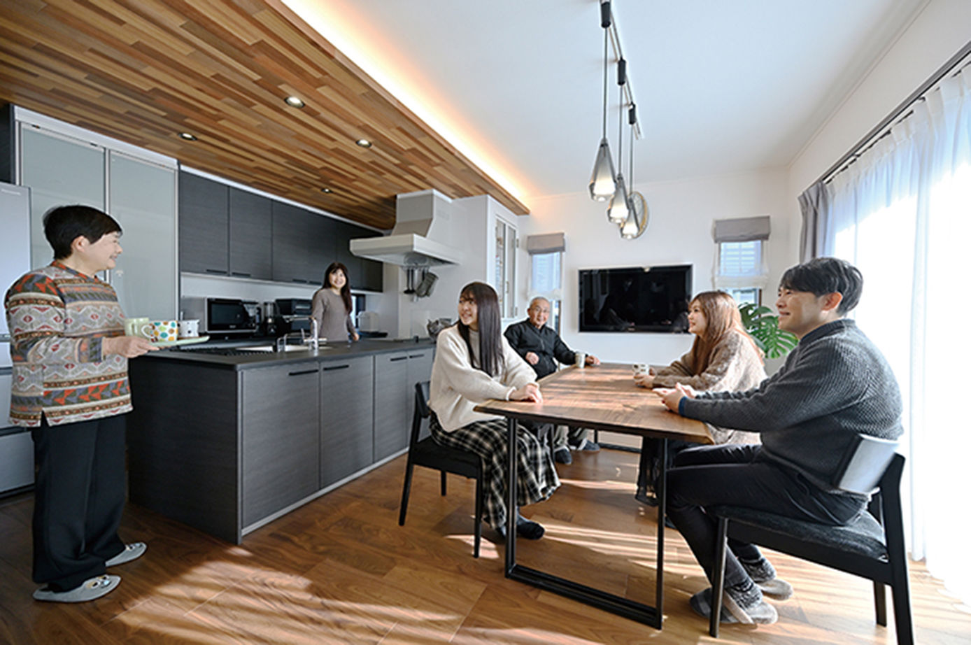 【SUUMO】 【4000万円台／二世帯／収納充実／家事動線／間取図有】世代間がふれあう、程よい距離感の二世帯住宅 - クレバリーホーム の建築実例詳細 | 注文住宅