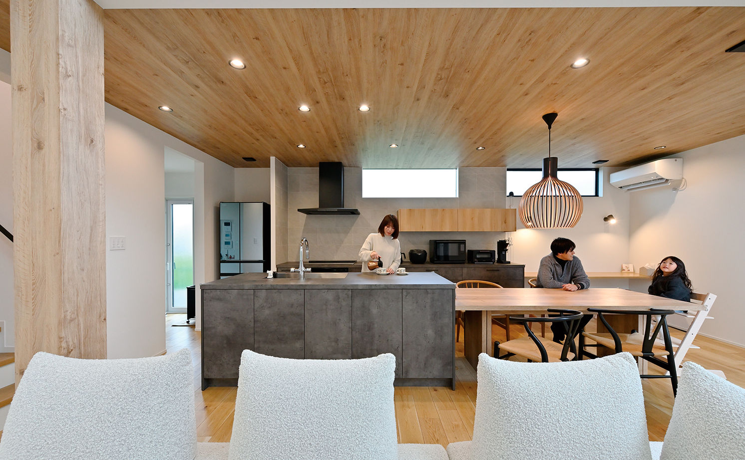 【SUUMO】 【4000万円～／アウトドアリビング／間取図有】吹抜けと大開口で開放的。外に閉じて、内に開くコの字型の家 - クレバリーホーム の建築実例詳細 | 注文住宅